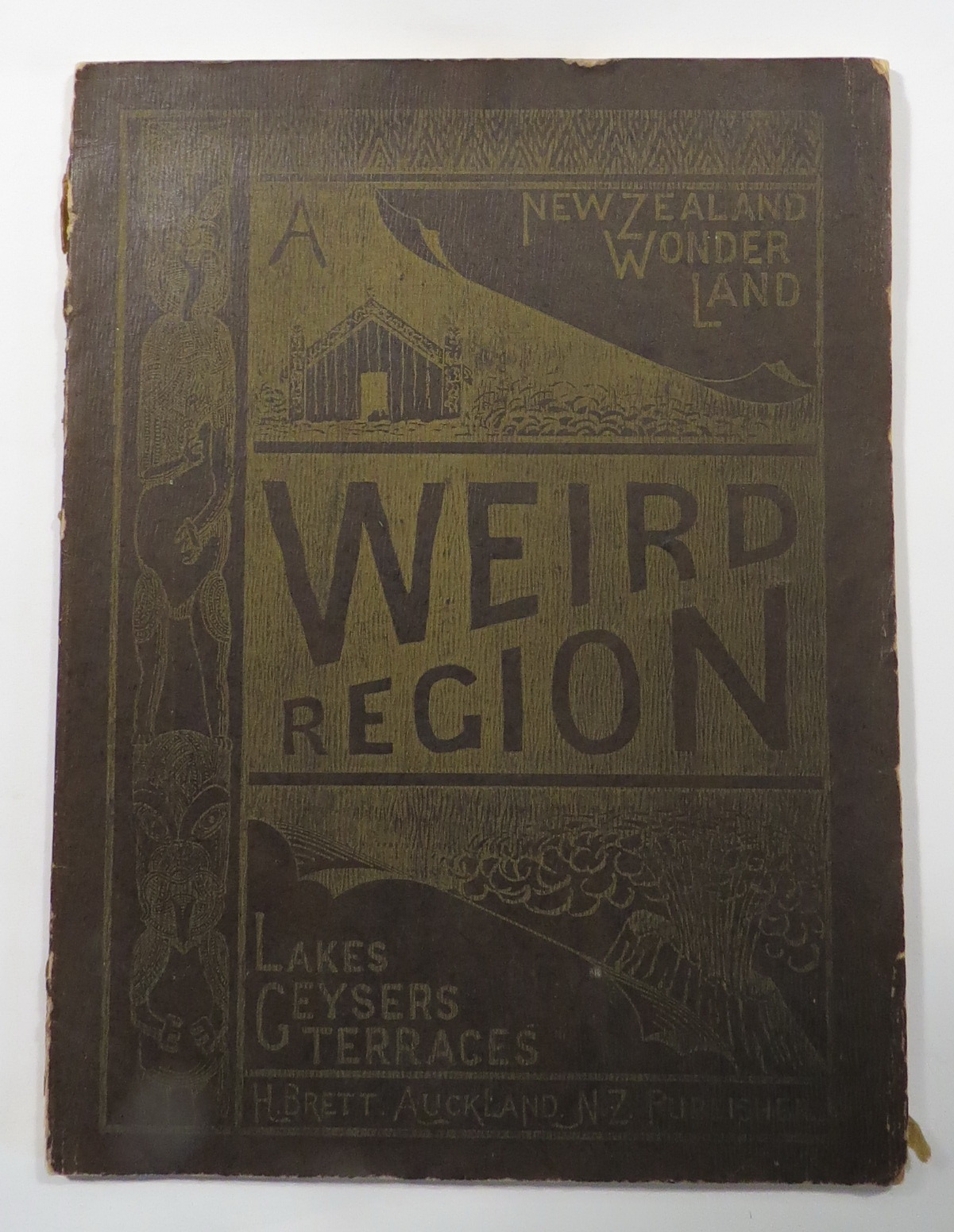 A Weird Region : New Zealand Lakes, Terraces, Geysers and Volcanoes.